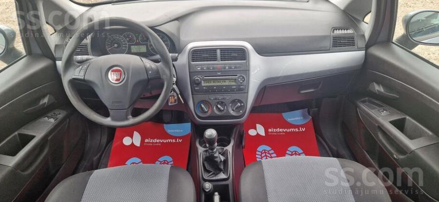 Grey Fiat Punto 2011 in Daugavpils, with an engine capacity of 1.20 L and mileage of 191 thousand km for 2950 €, photo 10 on AUTOMOTO.COM.LV