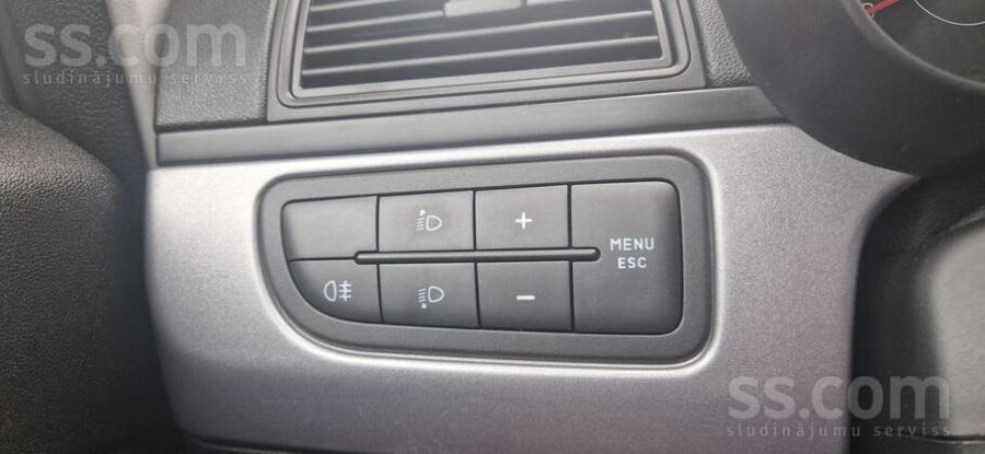 Grey Fiat Punto 2011 in Daugavpils, with an engine capacity of 1.20 L and mileage of 191 thousand km for 2950 €, photo 17 on AUTOMOTO.COM.LV