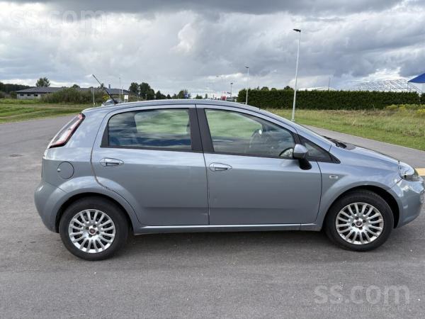 Grey Fiat Punto 2012 in Riga, with an engine capacity of 1.20 L and mileage of 92 thousand km for 2500 €, photo 7 on AUTOMOTO.COM.LV
