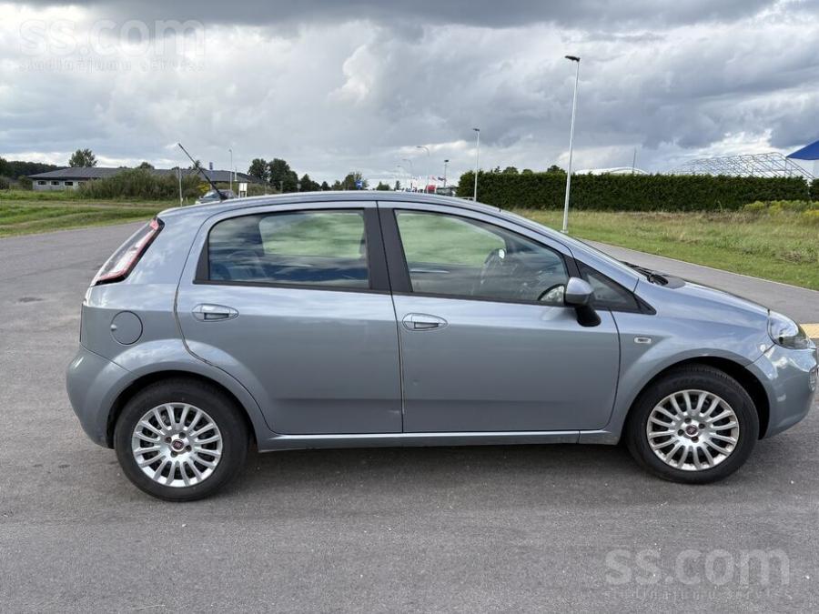 Pelēks Fiat Punto 2012 Rīga, ar dzinēja tilpumu 1.20 L un nobraukumu 92 tūkst. km par 2500 €, foto 8 vietnē AUTOMOTO.COM.LV