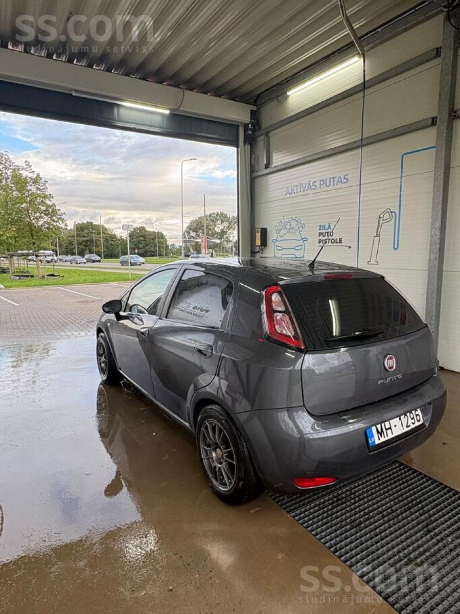 Grey Fiat Punto 2013 in Riga, with an engine capacity of 1.30 L and mileage of 204 thousand km for 2800 €, photo 3 on AUTOMOTO.COM.LV