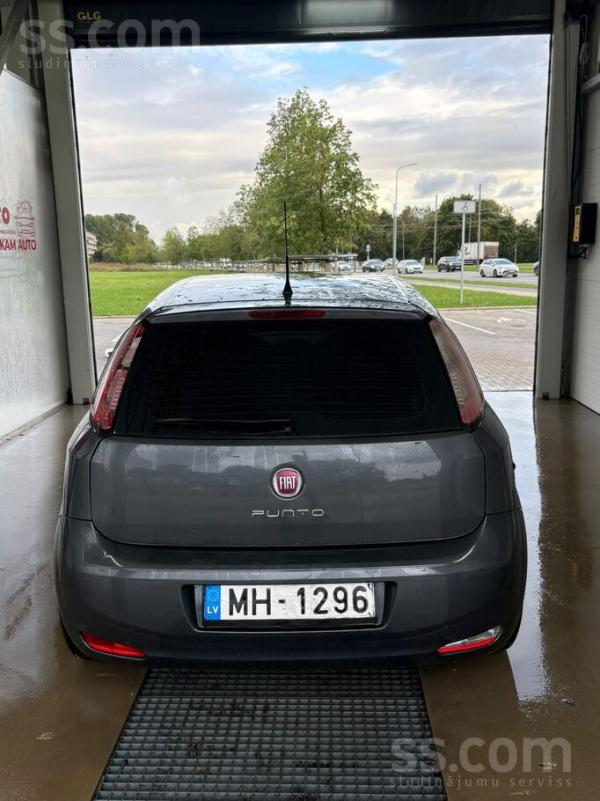 Pelēks Fiat Punto 2013 Rīga, ar dzinēja tilpumu 1.30 L un nobraukumu 204 tūkst. km par 2800 €, foto 5 vietnē AUTOMOTO.COM.LV