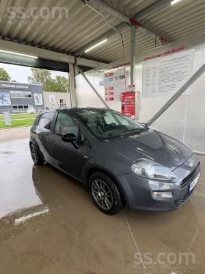 Grey Fiat Punto 2013 in Riga, with an engine capacity of 1.30 L and mileage of 204 thousand km for 2800 €, photo 9 on AUTOMOTO.COM.LV