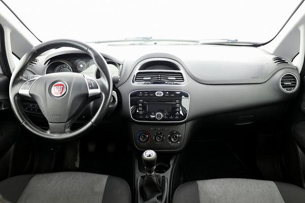 Pelēks Fiat Punto 2014 Tallina, ar dzinēja tilpumu 1.20 L un nobraukumu 148 tūkst. km par 1999 €, foto 5 vietnē AUTOMOTO.COM.LV