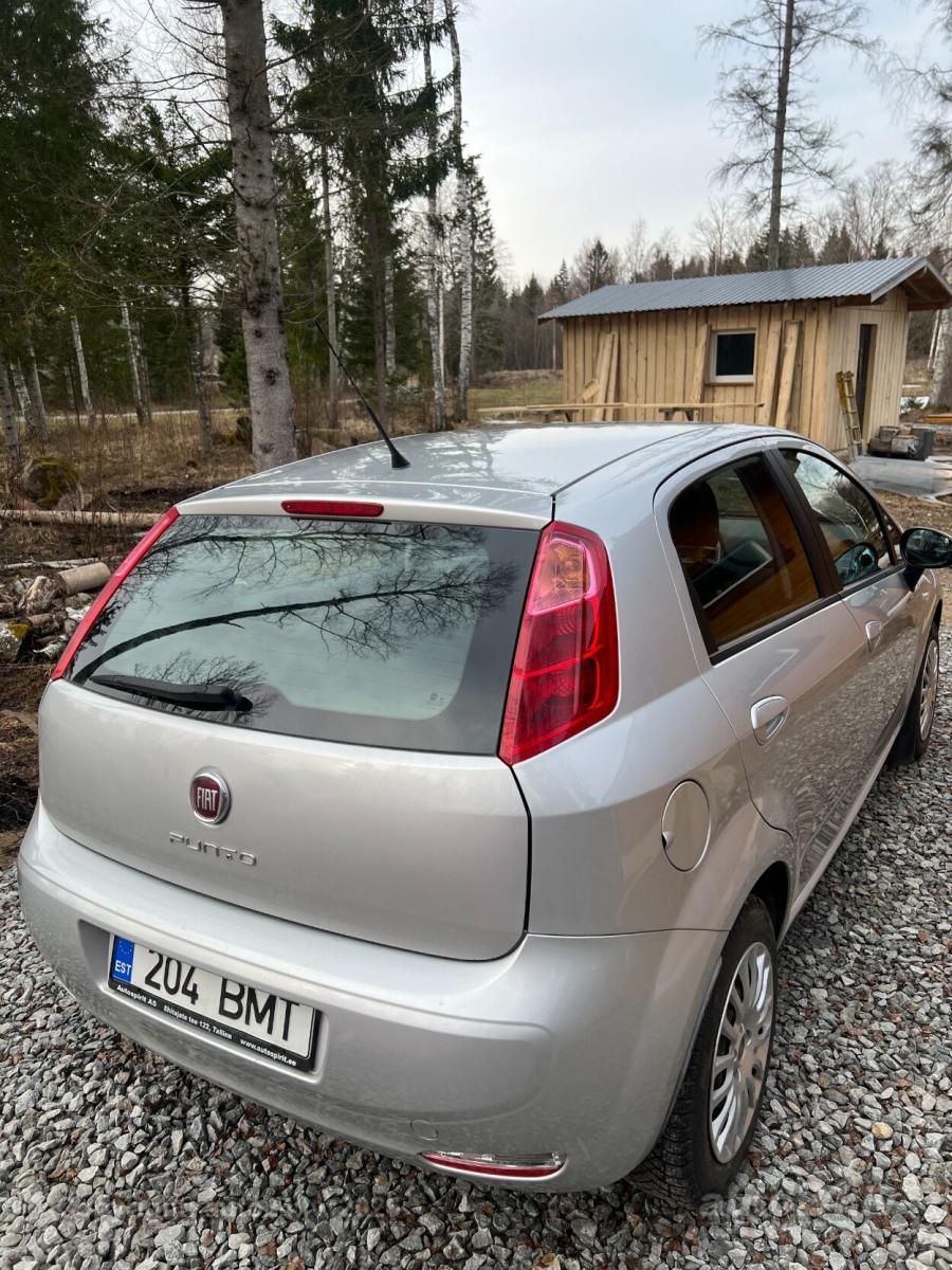 Grey Fiat Punto 2014 in Tallinn, with an engine capacity of 1.20 L and mileage of 111 thousand km for 1999 €, photo 6 on AUTOMOTO.COM.LV