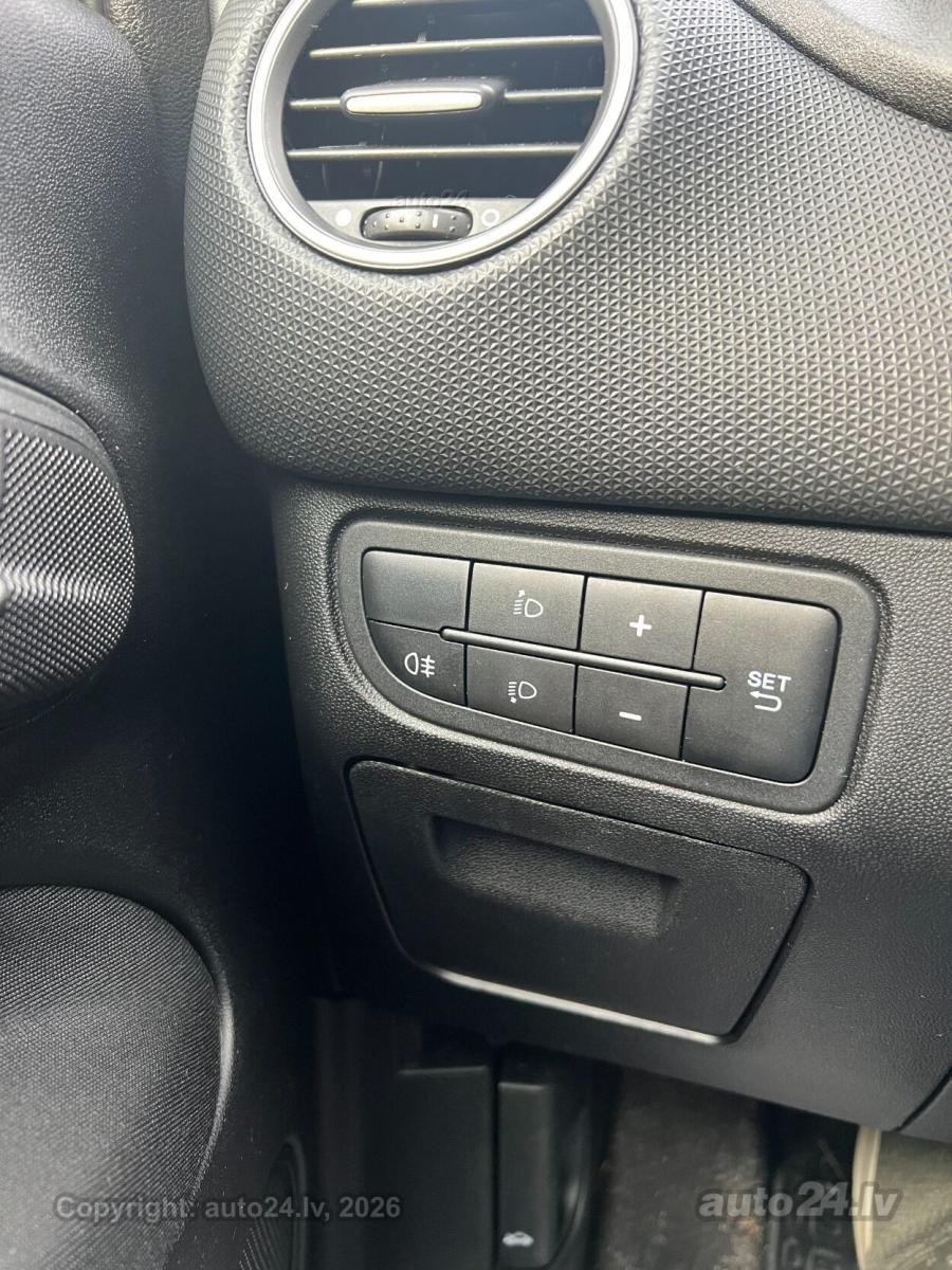 Grey Fiat Punto 2014 in Tallinn, with an engine capacity of 1.20 L and mileage of 111 thousand km for 1999 €, photo 10 on AUTOMOTO.COM.LV
