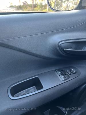 Grey Fiat Punto 2014 in Tallinn, with an engine capacity of 1.20 L and mileage of 111 thousand km for 1999 €, photo 16 on AUTOMOTO.COM.LV
