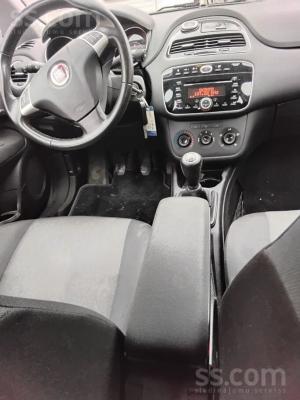 Grey Fiat Punto 2015 in Riga, with an engine capacity of 1.30 L and mileage of 255 thousand km for 3737 €, photo 10 on AUTOMOTO.COM.LV