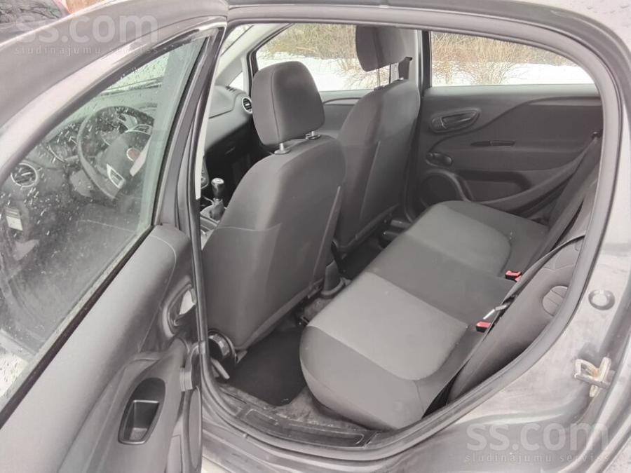 Grey Fiat Punto 2015 in Riga, with an engine capacity of 1.30 L and mileage of 255 thousand km for 3737 €, photo 14 on AUTOMOTO.COM.LV