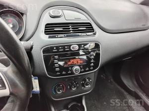 Grey Fiat Punto 2015 in Riga, with an engine capacity of 1.30 L and mileage of 255 thousand km for 3737 €, photo 15 on AUTOMOTO.COM.LV