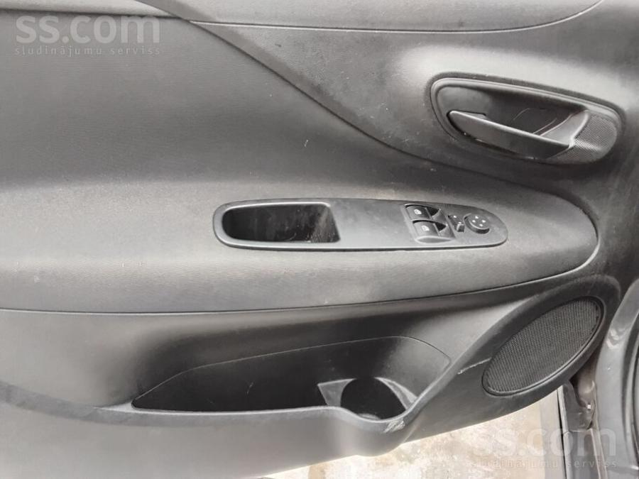 Grey Fiat Punto 2015 in Riga, with an engine capacity of 1.30 L and mileage of 255 thousand km for 3737 €, photo 17 on AUTOMOTO.COM.LV
