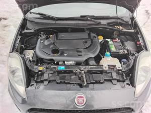 Grey Fiat Punto 2015 in Riga, with an engine capacity of 1.30 L and mileage of 255 thousand km for 3737 €, photo 19 on AUTOMOTO.COM.LV