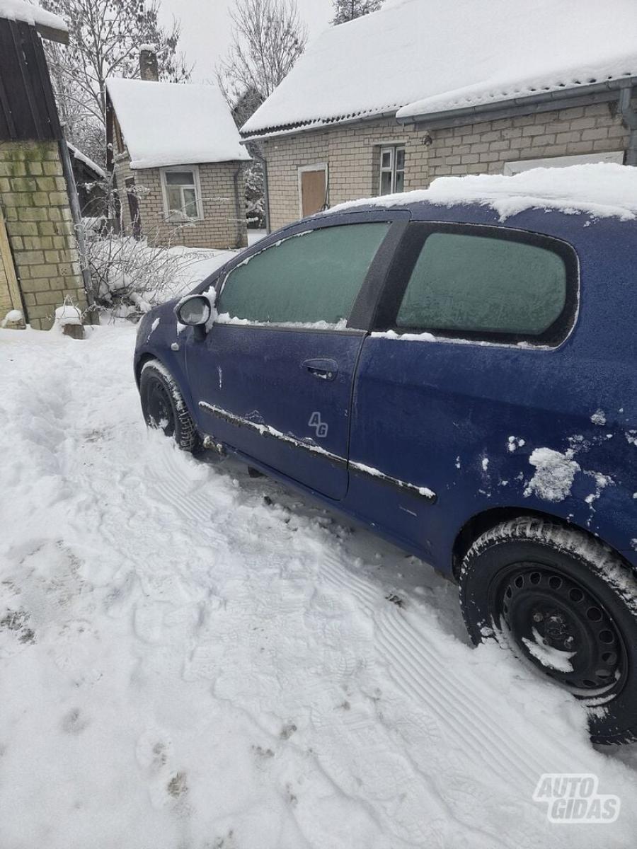 Fiat Punto 2006 Raseiniai, ar dzinēja tilpumu 1.40 L un nobraukumu 333 tūkst. km par 600 €, foto 4 vietnē AUTOMOTO.COM.LV