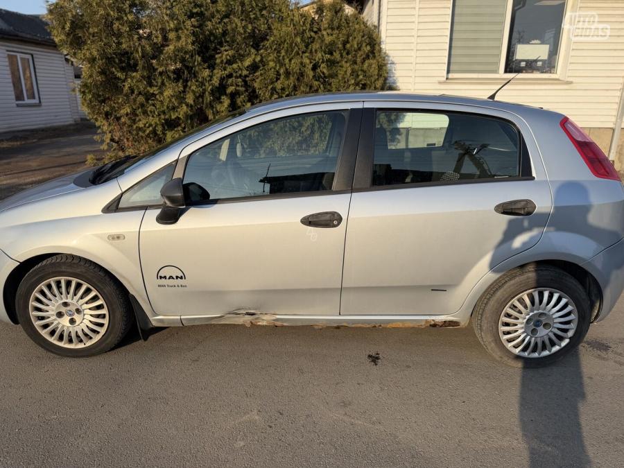 Fiat Punto 2007 in Kaunas, with an engine capacity of 1.40 L and mileage of 222 thousand km for 850 €, photo 9 on AUTOMOTO.COM.LV