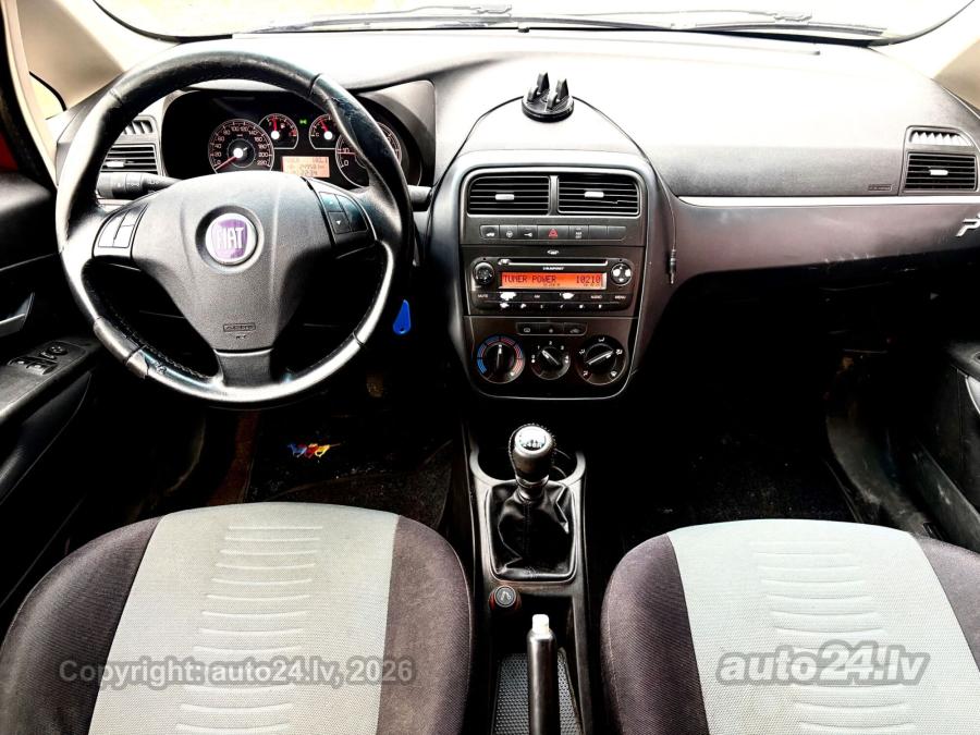 Fiat Punto 2007 in Tallinn, with an engine capacity of 1.40 L and mileage of 249 thousand km for 1399 €, photo 10 on AUTOMOTO.COM.LV