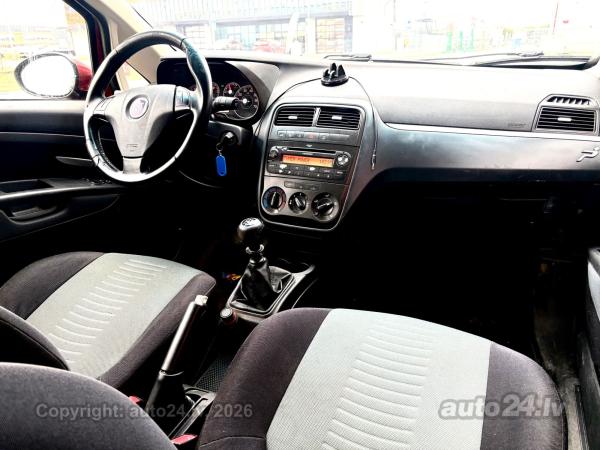 Fiat Punto 2007 in Tallinn, with an engine capacity of 1.40 L and mileage of 249 thousand km for 1399 €, photo 10 on AUTOMOTO.COM.LV