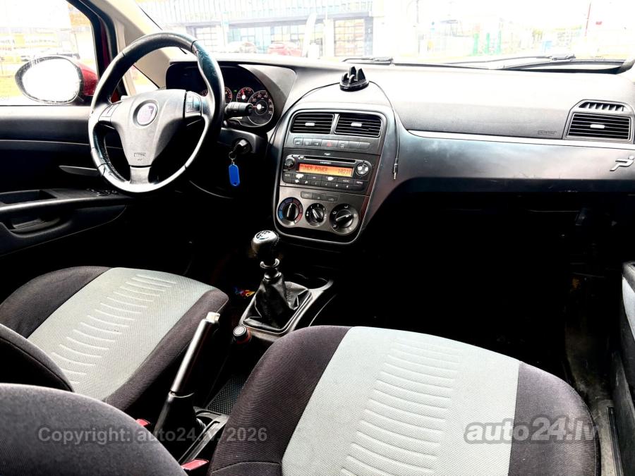 Fiat Punto 2007 in Tallinn, with an engine capacity of 1.40 L and mileage of 249 thousand km for 1399 €, photo 11 on AUTOMOTO.COM.LV