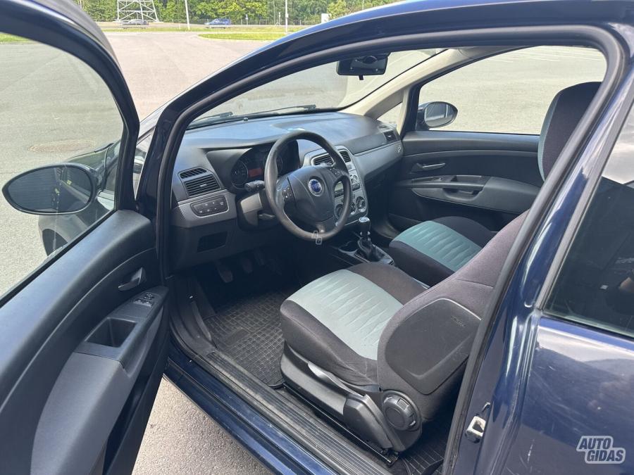 Fiat Punto 2009 in Kaunas, with an engine capacity of 1.20 L and mileage of 156 thousand km for 1050 €, photo 6 on AUTOMOTO.COM.LV