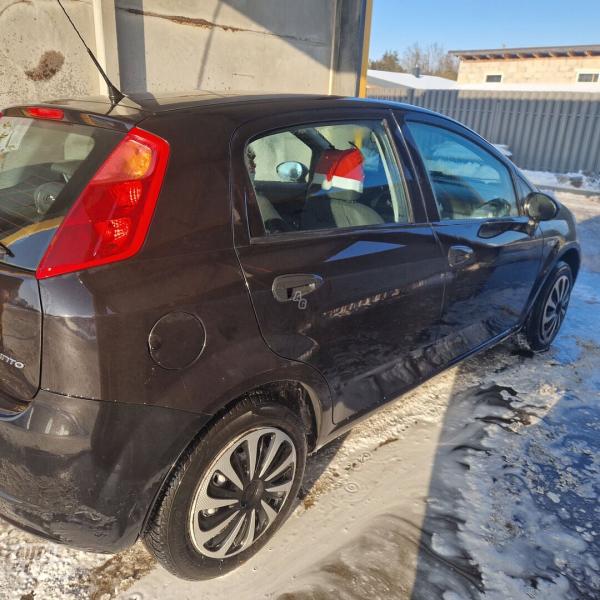Fiat Punto 2011 in Vilnius, with an engine capacity of 1.20 L and mileage of 256 thousand km for 1400 €, photo 2 on AUTOMOTO.COM.LV