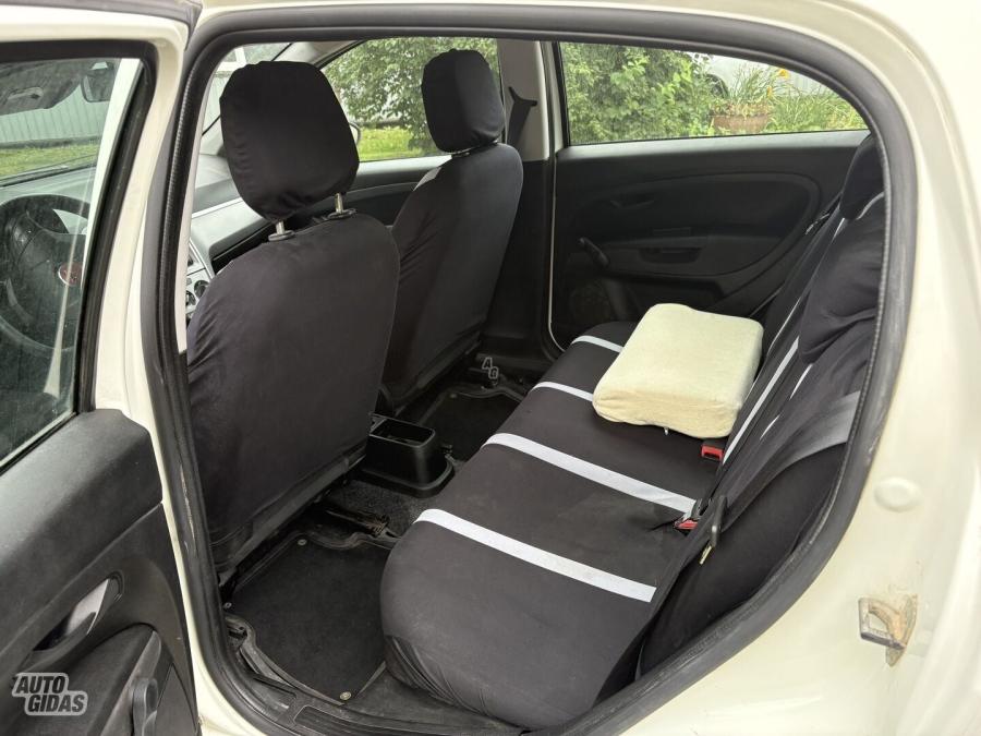 Fiat Punto 2012 in Vilnius, with an engine capacity of 1.20 L and mileage of 181 thousand km for 2300 €, photo 5 on AUTOMOTO.COM.LV