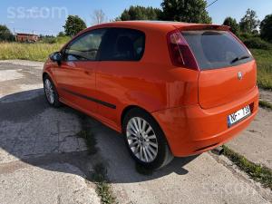 Orange Fiat Punto 2007 in Saldus, with an engine capacity of 1.90 L and mileage of 285 thousand km for 1250 €, photo 7 on AUTOMOTO.COM.LV