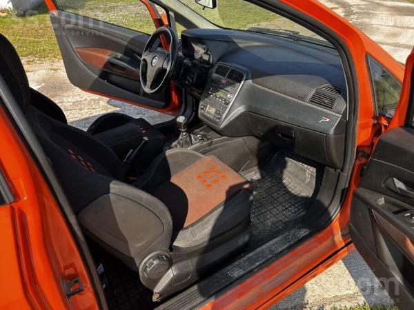 Oranžs Fiat Punto 2007 Saldus, ar dzinēja tilpumu 1.90 L un nobraukumu 285 tūkst. km par 1250 €, foto 8 vietnē AUTOMOTO.COM.LV