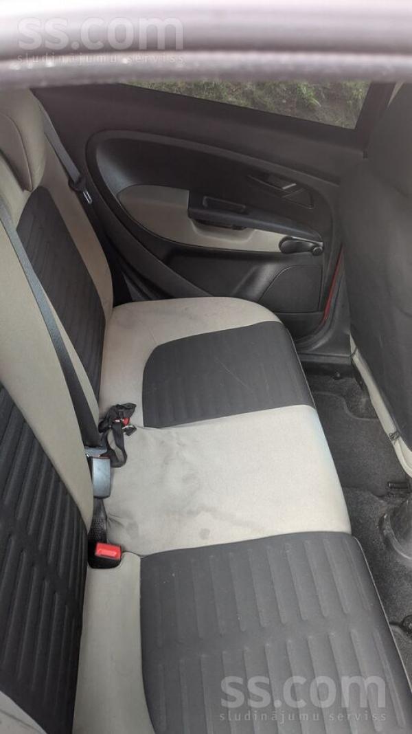 Sarkans Fiat Punto 2006 Daugavpils, ar dzinēja tilpumu 1.30 L un nobraukumu 101 tūkst. km par 1950 €, foto 6 vietnē AUTOMOTO.COM.LV