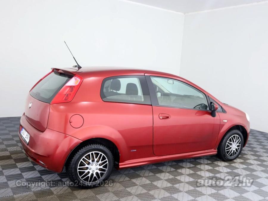 Red Fiat Punto 2007 in Tallinn, with an engine capacity of 1.40 L and mileage of 249 thousand km for 999 €, photo 3 on AUTOMOTO.COM.LV