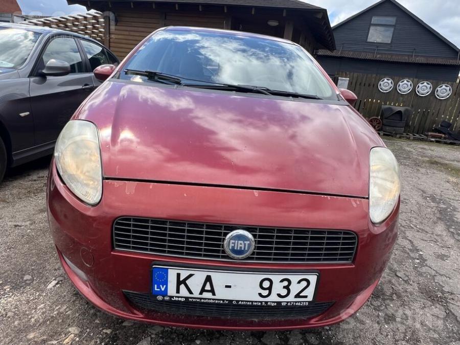Red Fiat Punto 2007 in Jelgava, with an engine capacity of 1.40 L and mileage of 171 thousand km for 820 €, photo 6 on AUTOMOTO.COM.LV