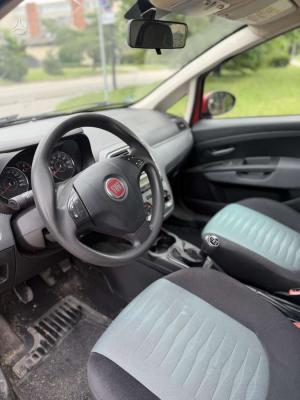 Red Fiat Punto 2009 in Kaunas, with an engine capacity of 1.25 L and mileage of 255 thousand km for 999 €, photo 13 on AUTOMOTO.COM.LV