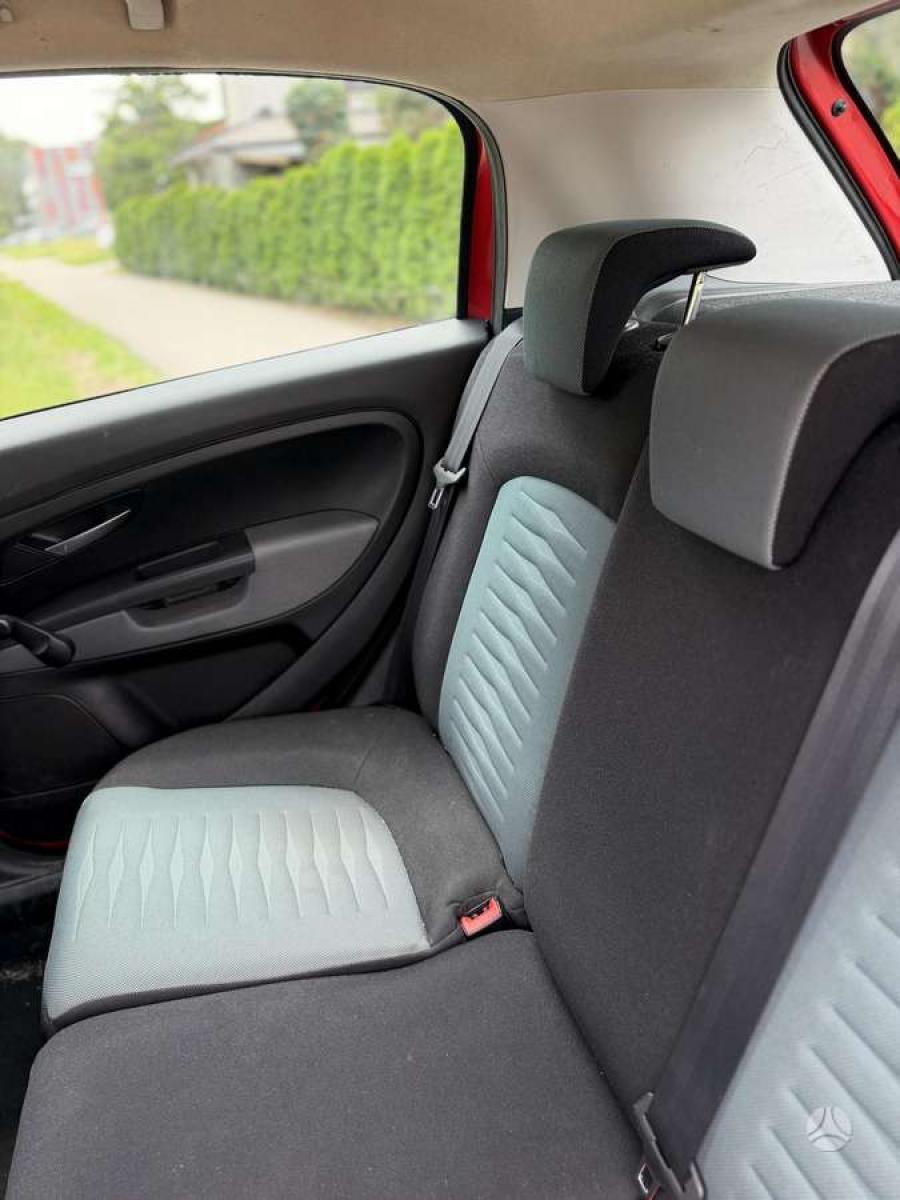Red Fiat Punto 2009 in Kaunas, with an engine capacity of 1.25 L and mileage of 255 thousand km for 999 €, photo 19 on AUTOMOTO.COM.LV