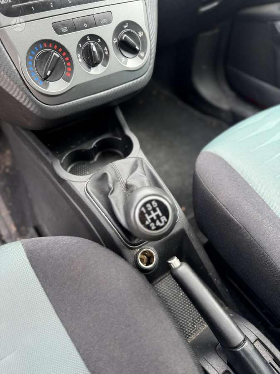 Red Fiat Punto 2009 in Kaunas, with an engine capacity of 1.25 L and mileage of 255 thousand km for 999 €, photo 25 on AUTOMOTO.COM.LV
