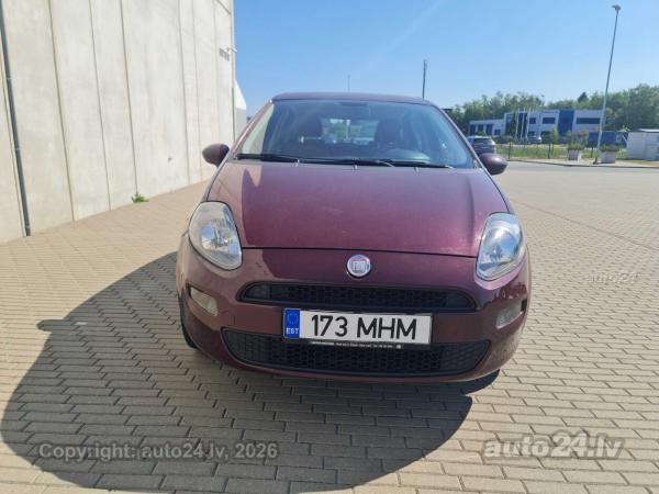 Sarkans Fiat Punto 2012 Tallina, ar dzinēja tilpumu 1.40 L un nobraukumu 140 tūkst. km par 2600 €, foto 1 vietnē AUTOMOTO.COM.LV