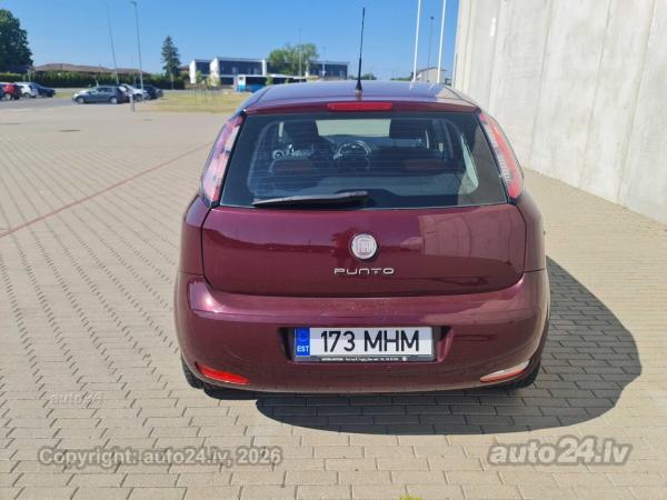 Sarkans Fiat Punto 2012 Tallina, ar dzinēja tilpumu 1.40 L un nobraukumu 140 tūkst. km par 2600 €, foto 2 vietnē AUTOMOTO.COM.LV