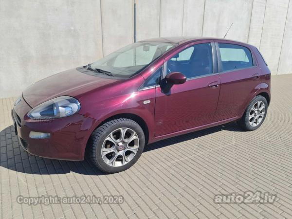 Sarkans Fiat Punto 2012 Tallina, ar dzinēja tilpumu 1.40 L un nobraukumu 140 tūkst. km par 2600 €, foto 4 vietnē AUTOMOTO.COM.LV