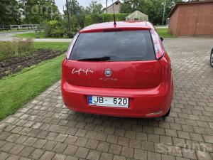 Red Fiat Punto 2012 in Riga, with an engine capacity of 1.30 L and mileage of 202 thousand km for 2450 €, photo 5 on AUTOMOTO.COM.LV