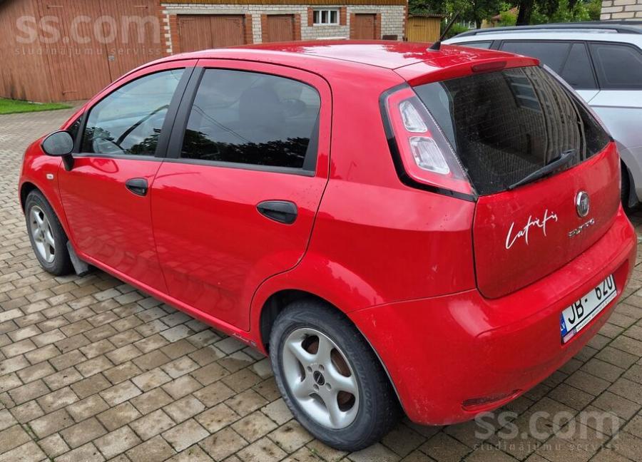 Red Fiat Punto 2012 in Riga, with an engine capacity of 1.30 L and mileage of 202 thousand km for 2450 €, photo 6 on AUTOMOTO.COM.LV