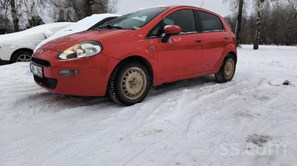 Red Fiat Punto 2013 in Riga, with an engine capacity of 1.30 L and mileage of 199 thousand km for 1500 €, photo 1 on AUTOMOTO.COM.LV