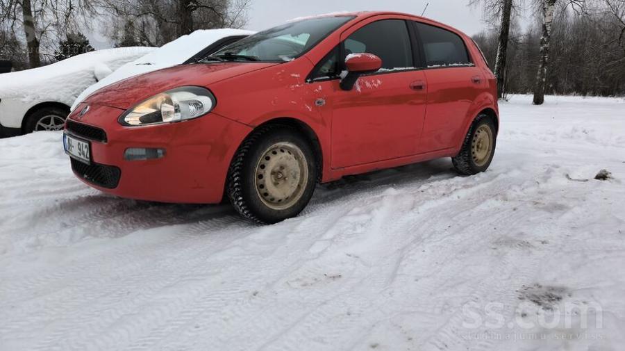 Sarkans Fiat Punto 2013 Rīga, ar dzinēja tilpumu 1.30 L un nobraukumu 199 tūkst. km par 1500 €, foto 1 vietnē AUTOMOTO.COM.LV