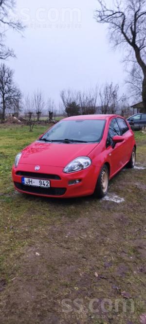 Sarkans Fiat Punto 2013 Rīga, ar dzinēja tilpumu 1.30 L un nobraukumu 199 tūkst. km par 1500 €, foto 3 vietnē AUTOMOTO.COM.LV