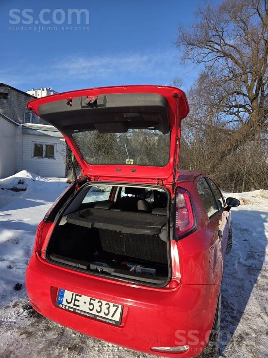 Sarkans Fiat Punto 2013 Rīga, ar dzinēja tilpumu 1.30 L un nobraukumu 145 tūkst. km par 2550 €, foto 6 vietnē AUTOMOTO.COM.LV