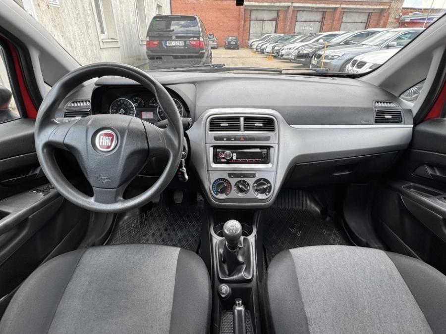 Red Fiat Punto 2013 in Riga, with an engine capacity of 1.30 L and mileage of 198 thousand km for 2100 €, photo 3 on AUTOMOTO.COM.LV