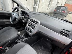 Red Fiat Punto 2013 in Riga, with an engine capacity of 1.30 L and mileage of 198 thousand km for 2100 €, photo 5 on AUTOMOTO.COM.LV