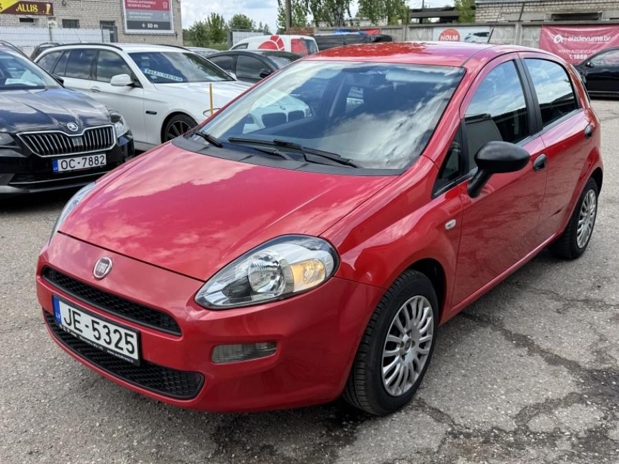 Red Fiat Punto 2013 in Riga, with an engine capacity of 1.30 L and mileage of 198 thousand km for 2100 €, photo 11 on AUTOMOTO.COM.LV