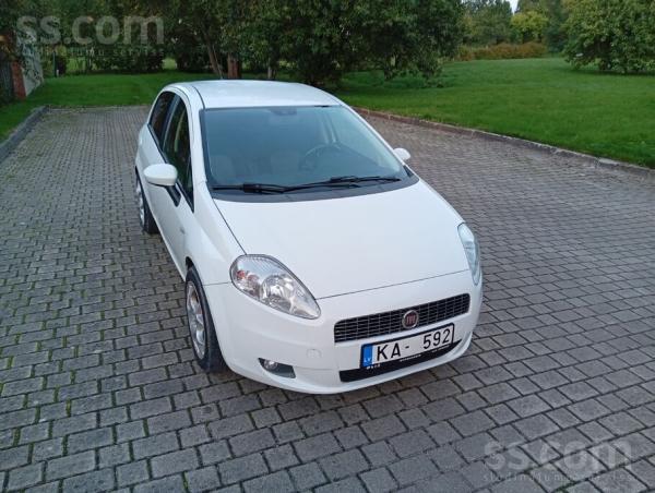 Fiat Punto 2008 Cēsis vietnē Balts Fiat Punto 2008 Cēsis, ar dzinēja tilpumu 1.30 L un nobraukumu 186 tūkst. km par 2200 €, foto 6 vietnē AUTOMOTO.COM.LV