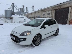 Balts Fiat Punto 2011 Panevēža, ar dzinēja tilpumu 1.24 L un nobraukumu 226 tūkst. km par 2800 €, foto  vietnē AUTOMOTO.COM.LV