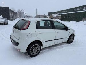 Balts Fiat Punto 2011 Panevēža, ar dzinēja tilpumu 1.24 L un nobraukumu 226 tūkst. km par 2800 €, foto 3 vietnē AUTOMOTO.COM.LV