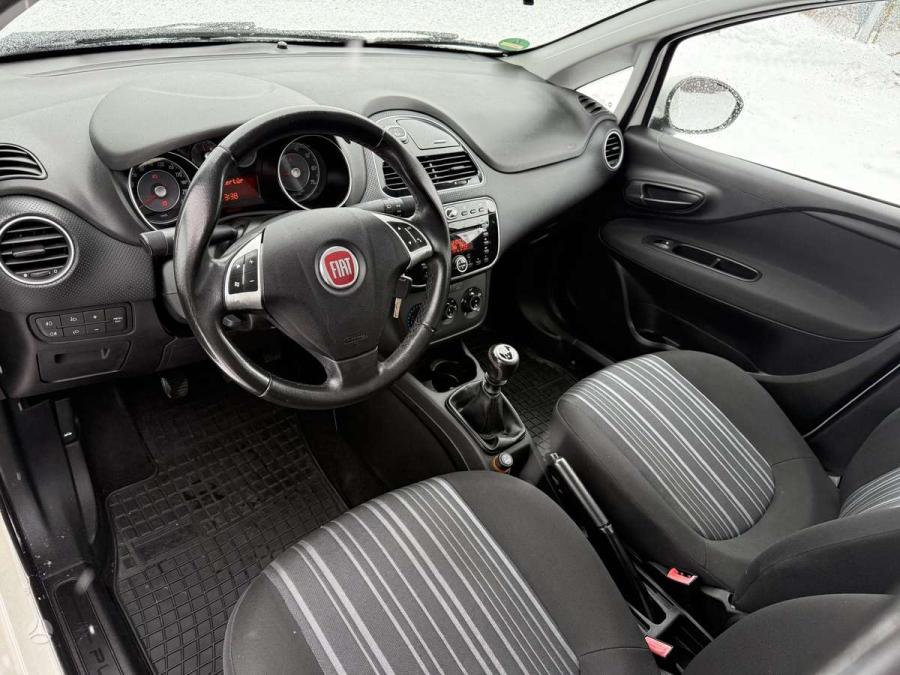 Balts Fiat Punto 2011 Panevēža, ar dzinēja tilpumu 1.24 L un nobraukumu 226 tūkst. km par 2800 €, foto 13 vietnē AUTOMOTO.COM.LV