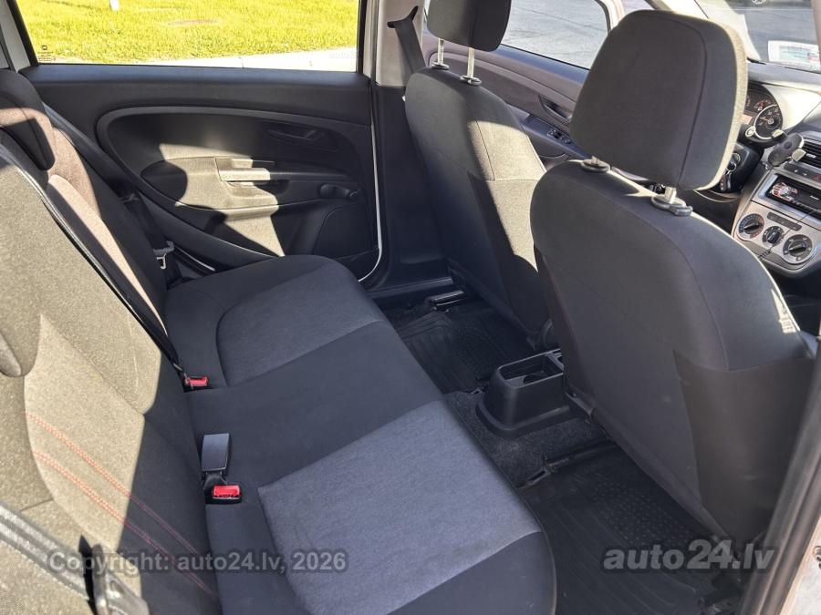 White Fiat Punto 2013 in Riga, with an engine capacity of 1.20 L and mileage of 167 thousand km for 1000 €, photo 12 on AUTOMOTO.COM.LV