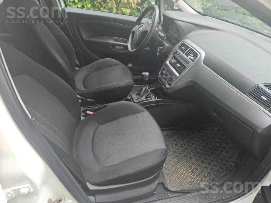 Balts Fiat Punto 2013 Rīga, ar dzinēja tilpumu 1.30 L un nobraukumu 167 tūkst. km par 3298 €, foto 7 vietnē AUTOMOTO.COM.LV